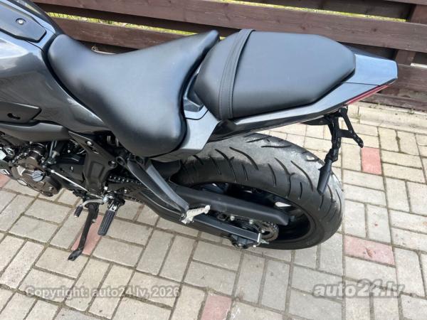 Black Yamaha MT 07 2016 in Tallinn, with an engine capacity of 0.69 L and mileage of 5 thousand km for 4990 €, photo 4 on AUTOMOTO.COM.LV