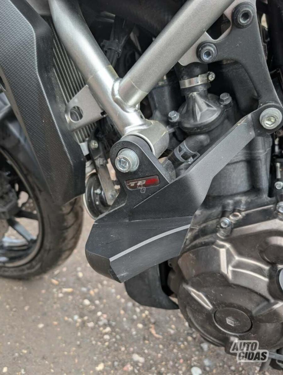Melns Yamaha MT 07 2016 Kauņa, ar dzinēja tilpumu 0.69 L un nobraukumu 27 tūkst. km par 4600 €, foto 8 vietnē AUTOMOTO.COM.LV