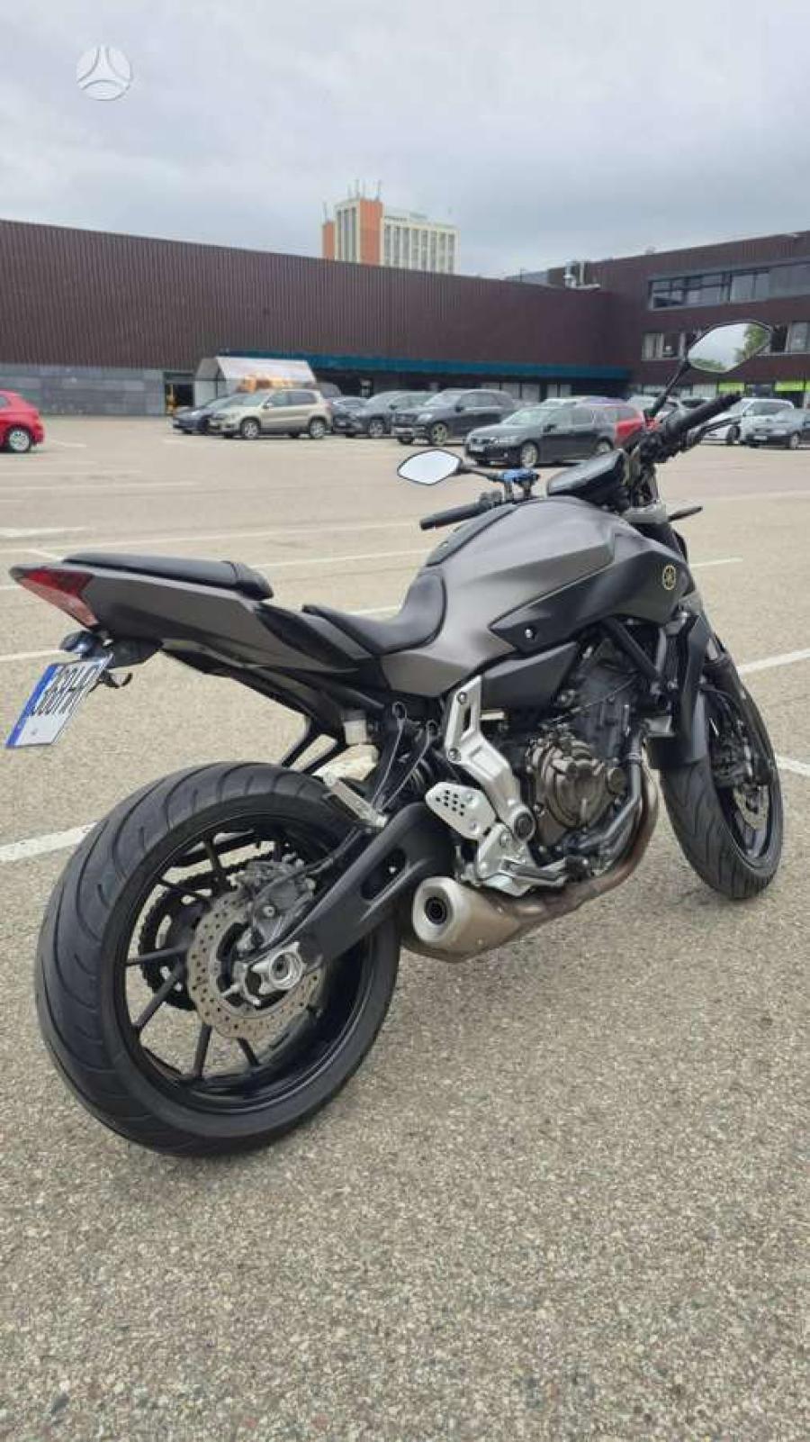 Black Yamaha MT 07 2016 in Vilnius, with an engine capacity of 0.69 L and mileage of 22 thousand km for 4500 €, photo 1 on AUTOMOTO.COM.LV