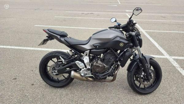 Black Yamaha MT 07 2016 in Vilnius, with an engine capacity of 0.69 L and mileage of 22 thousand km for 4500 €, photo 2 on AUTOMOTO.COM.LV