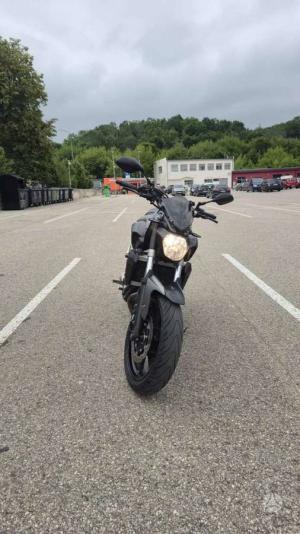 Black Yamaha MT 07 2016 in Vilnius, with an engine capacity of 0.69 L and mileage of 22 thousand km for 4500 €, photo 5 on AUTOMOTO.COM.LV