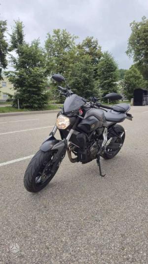 Black Yamaha MT 07 2016 in Vilnius, with an engine capacity of 0.69 L and mileage of 22 thousand km for 4500 €, photo 6 on AUTOMOTO.COM.LV