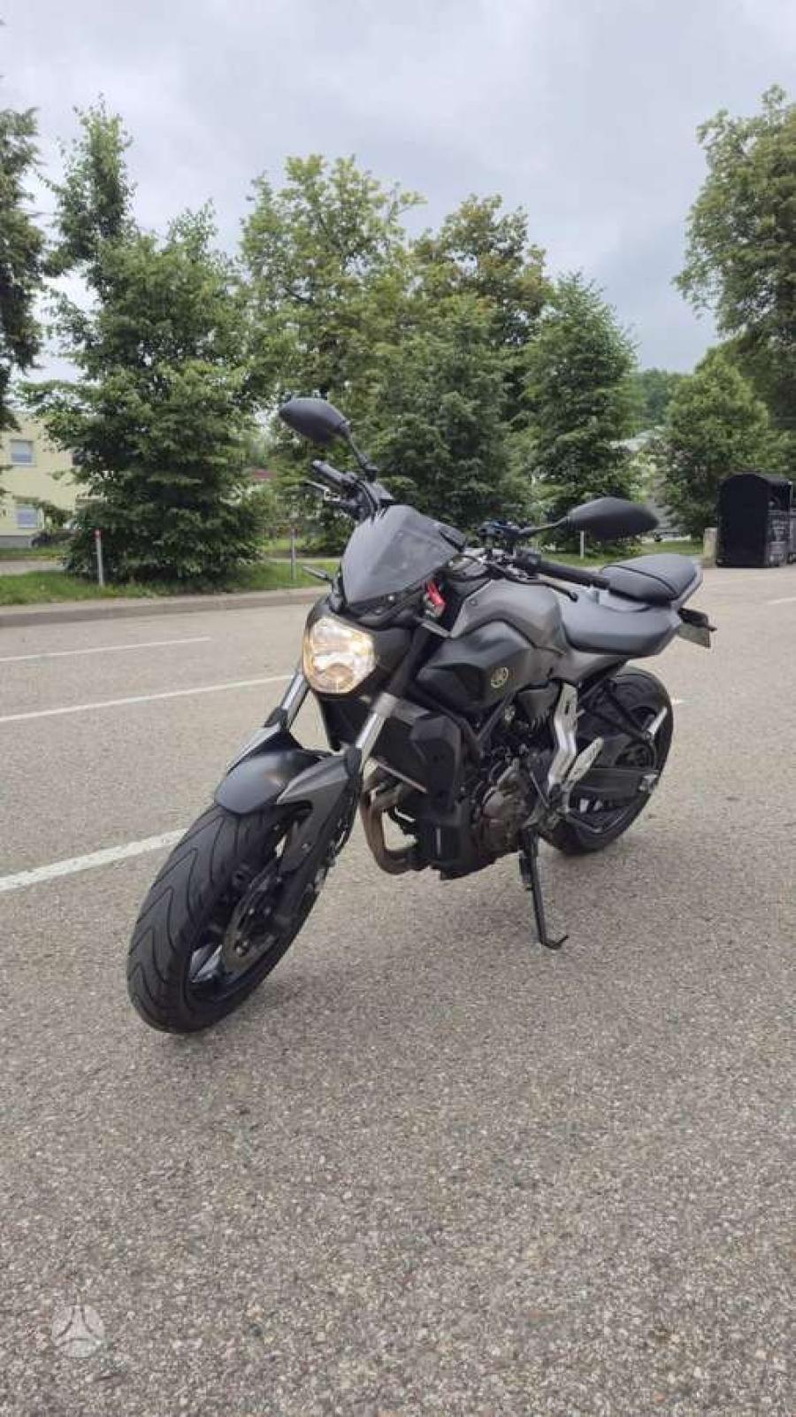 Black Yamaha MT 07 2016 in Vilnius, with an engine capacity of 0.69 L and mileage of 22 thousand km for 4500 €, photo 6 on AUTOMOTO.COM.LV
