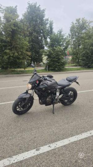 Black Yamaha MT 07 2016 in Vilnius, with an engine capacity of 0.69 L and mileage of 22 thousand km for 4500 €, photo 7 on AUTOMOTO.COM.LV