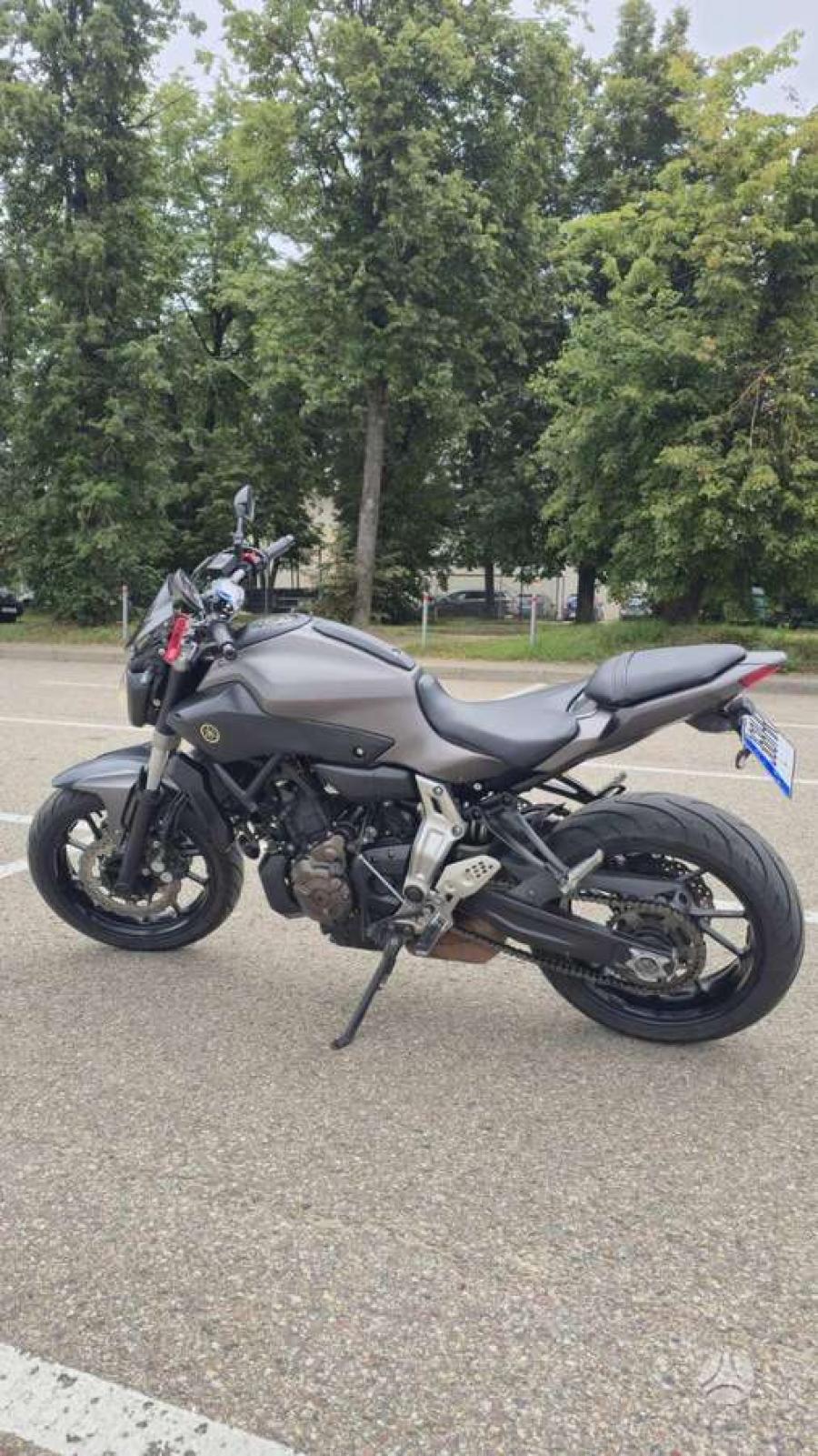 Black Yamaha MT 07 2016 in Vilnius, with an engine capacity of 0.69 L and mileage of 22 thousand km for 4500 €, photo 8 on AUTOMOTO.COM.LV