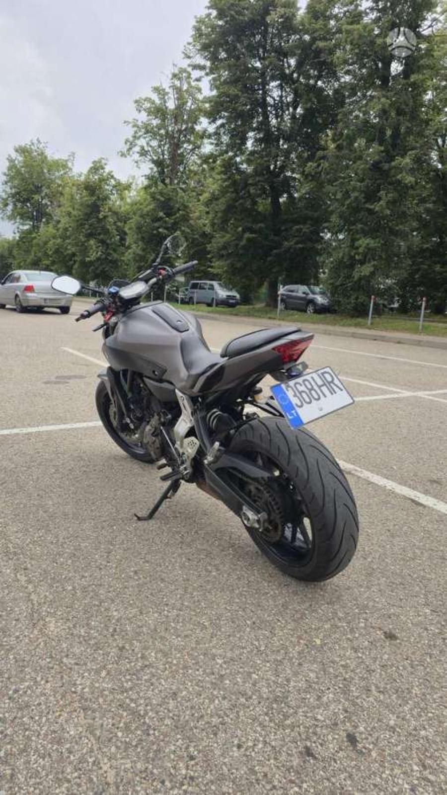 Black Yamaha MT 07 2016 in Vilnius, with an engine capacity of 0.69 L and mileage of 22 thousand km for 4500 €, photo 9 on AUTOMOTO.COM.LV
