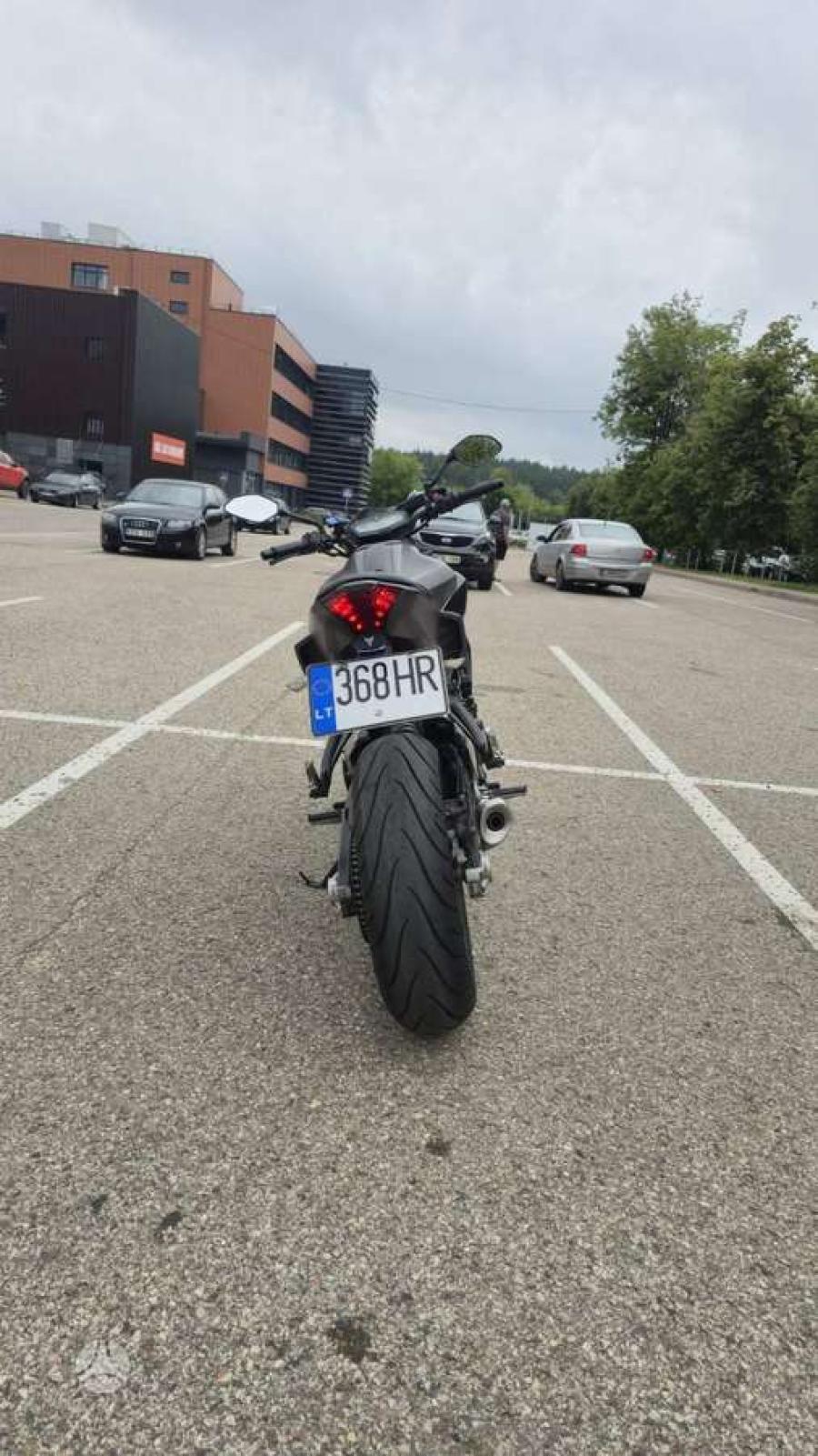 Black Yamaha MT 07 2016 in Vilnius, with an engine capacity of 0.69 L and mileage of 22 thousand km for 4500 €, photo 10 on AUTOMOTO.COM.LV
