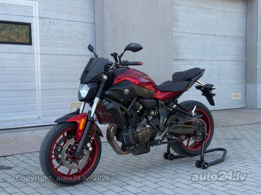 Black Yamaha MT 07 2016 in Tallinn, with an engine capacity of 0.70 L and mileage of 40 thousand km for 4690 €, photo 3 on AUTOMOTO.COM.LV