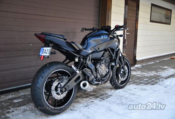 Melns Yamaha MT 07 2017 Tallina, ar dzinēja tilpumu 0.69 L un nobraukumu 37 tūkst. km par 5500 €, foto 2 vietnē AUTOMOTO.COM.LV