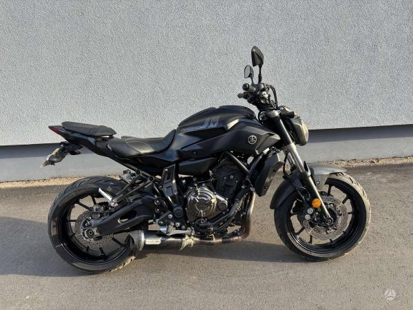 Melns Yamaha MT 07 2017 Viļņa, ar dzinēja tilpumu 0.70 L un nobraukumu 43 tūkst. km par 3800 €, foto 2 vietnē AUTOMOTO.COM.LV
