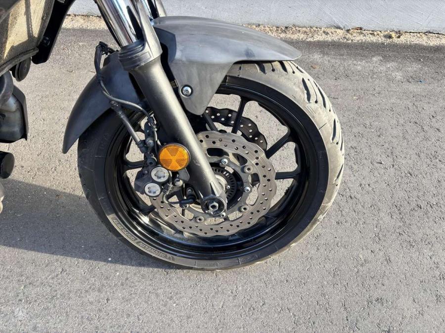 Melns Yamaha MT 07 2017 Viļņa, ar dzinēja tilpumu 0.70 L un nobraukumu 43 tūkst. km par 3800 €, foto 4 vietnē AUTOMOTO.COM.LV