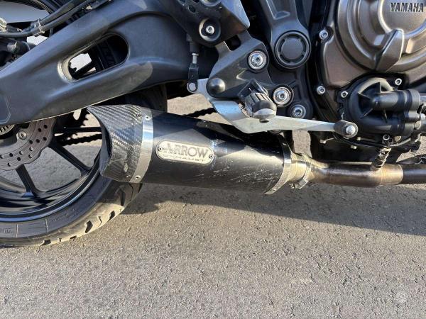 Melns Yamaha MT 07 2017 Viļņa, ar dzinēja tilpumu 0.70 L un nobraukumu 43 tūkst. km par 3800 €, foto 4 vietnē AUTOMOTO.COM.LV
