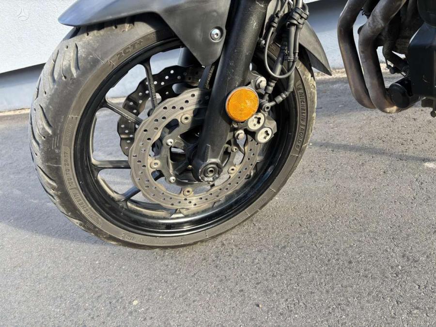Melns Yamaha MT 07 2017 Viļņa, ar dzinēja tilpumu 0.70 L un nobraukumu 43 tūkst. km par 3800 €, foto 12 vietnē AUTOMOTO.COM.LV