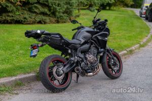 Melns Yamaha MT 07 2017 Tartu, ar dzinēja tilpumu 0.69 L un nobraukumu 24 tūkst. km par 5200 €, foto 3 vietnē AUTOMOTO.COM.LV