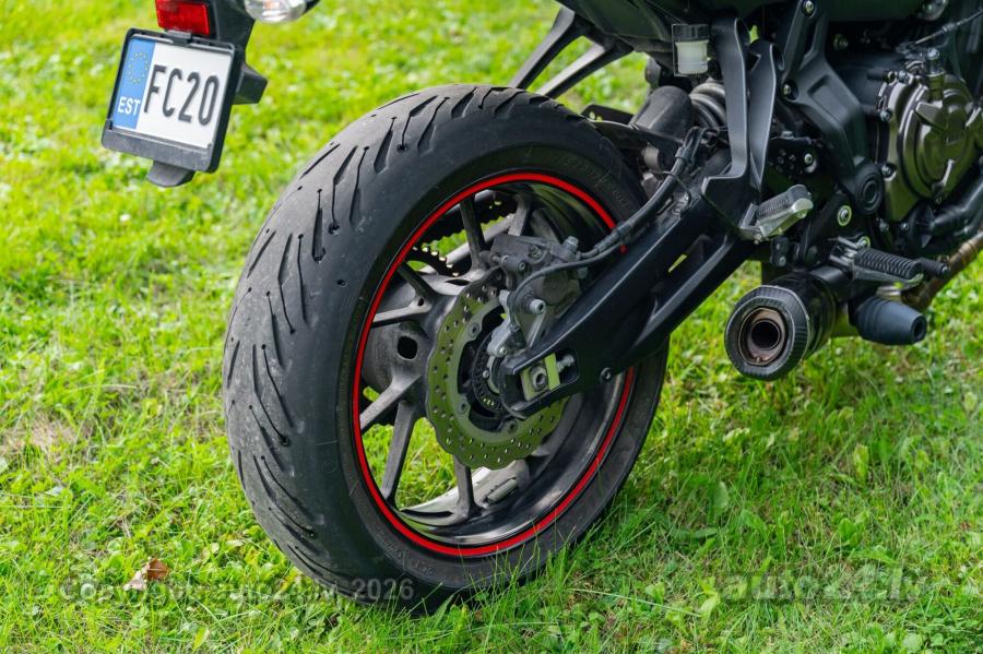 Melns Yamaha MT 07 2017 Tartu, ar dzinēja tilpumu 0.69 L un nobraukumu 24 tūkst. km par 5200 €, foto 9 vietnē AUTOMOTO.COM.LV