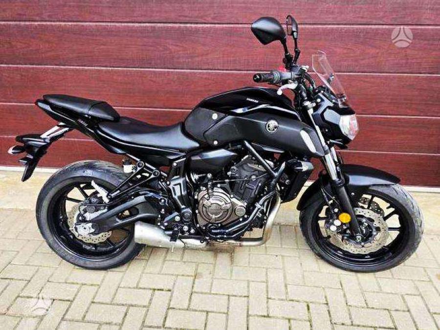 Black Yamaha MT 07 2018 in Kaunas, with an engine capacity of 0.69 L and mileage of 29 thousand km for 4350 €, photo 1 on AUTOMOTO.COM.LV