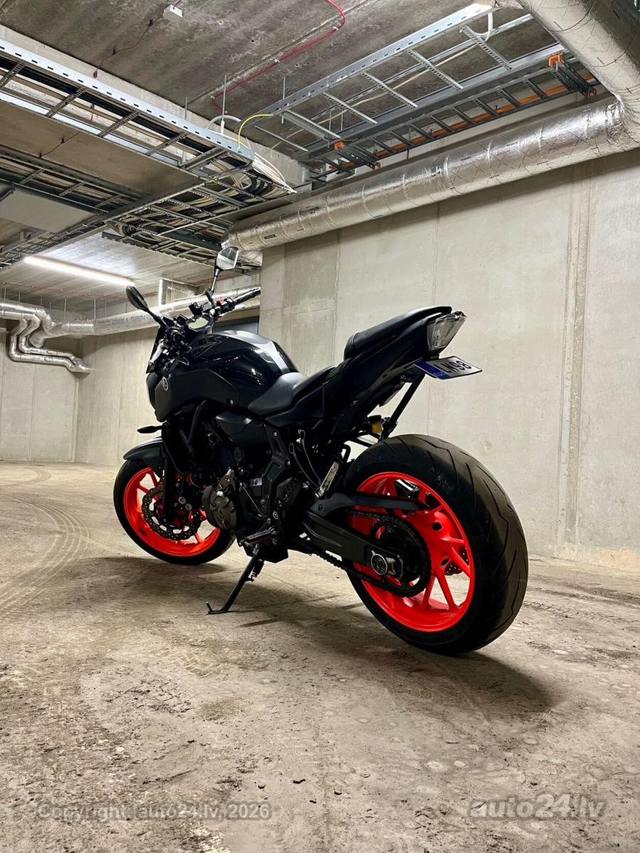 Black Yamaha MT 07 2018 in Tallinn, with an engine capacity of 0.69 L and mileage of 41 thousand km for 5300 €, photo 4 on AUTOMOTO.COM.LV