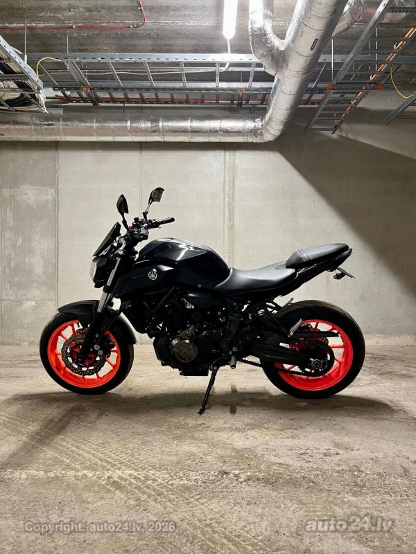 Black Yamaha MT 07 2018 in Tallinn, with an engine capacity of 0.69 L and mileage of 41 thousand km for 5300 €, photo 2 on AUTOMOTO.COM.LV