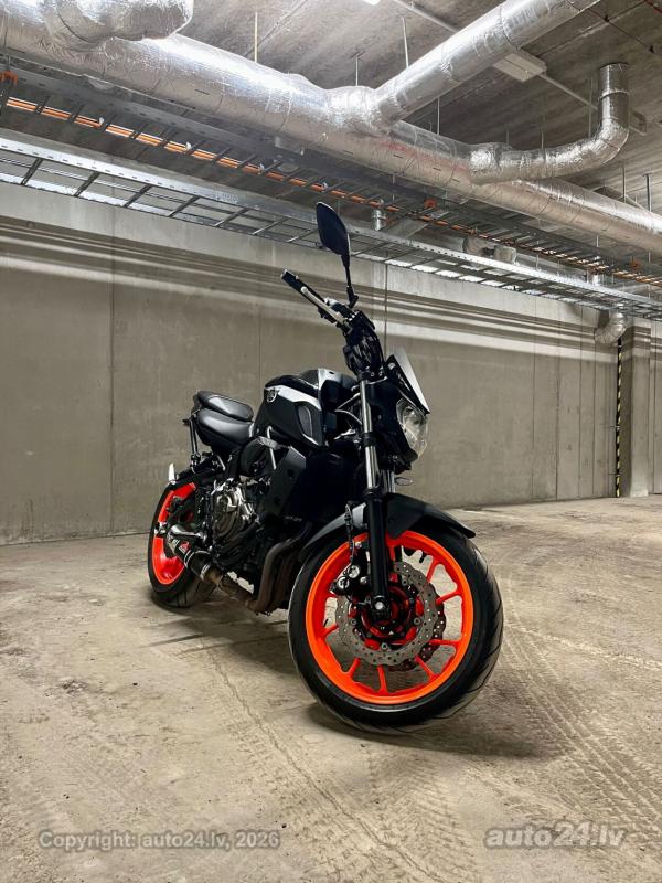 Black Yamaha MT 07 2018 in Tallinn, with an engine capacity of 0.69 L and mileage of 41 thousand km for 5300 €, photo 3 on AUTOMOTO.COM.LV