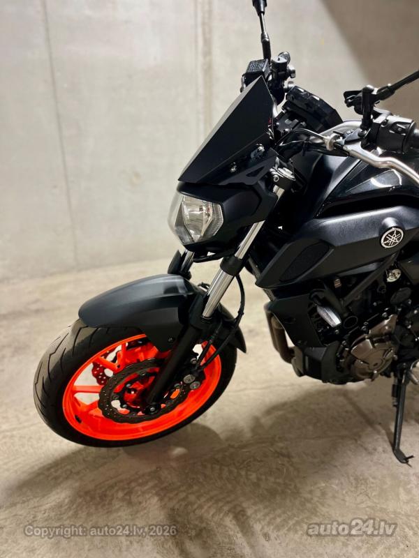Black Yamaha MT 07 2018 in Tallinn, with an engine capacity of 0.69 L and mileage of 41 thousand km for 5300 €, photo 5 on AUTOMOTO.COM.LV