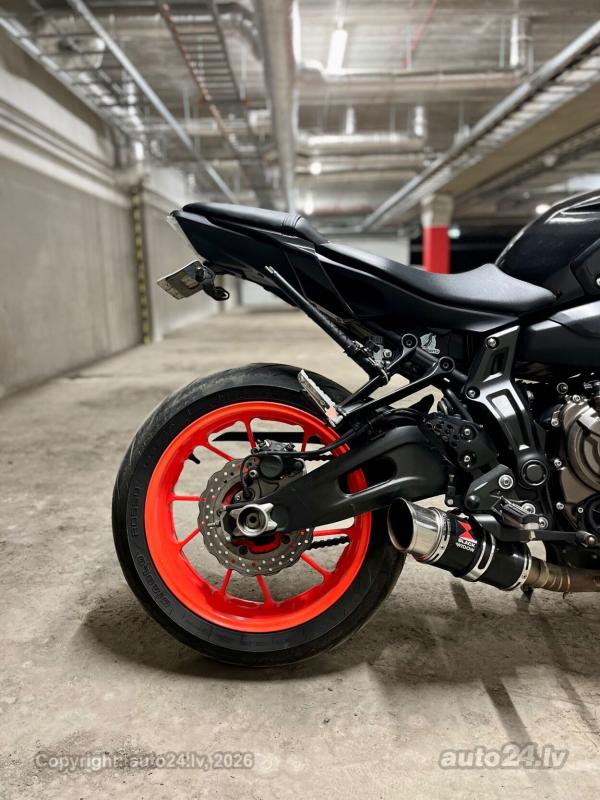 Black Yamaha MT 07 2018 in Tallinn, with an engine capacity of 0.69 L and mileage of 41 thousand km for 5300 €, photo 6 on AUTOMOTO.COM.LV
