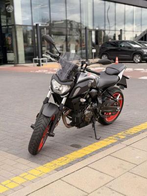 Black Yamaha MT 07 2019 in Vilnius, with an engine capacity of 0.69 L and mileage of 10 thousand km for 6100 €, photo 6 on AUTOMOTO.COM.LV