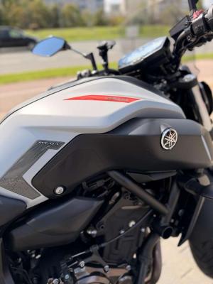 Black Yamaha MT 07 2019 in Vilnius, with an engine capacity of 0.69 L and mileage of 10 thousand km for 6100 €, photo 13 on AUTOMOTO.COM.LV