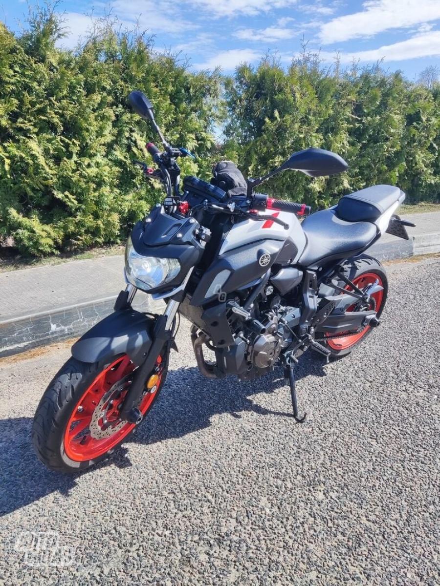 Melns Yamaha MT 07 2020 Mažeikiai, ar dzinēja tilpumu 0.69 L un nobraukumu 32 tūkst. km par 5000 €, foto 4 vietnē AUTOMOTO.COM.LV