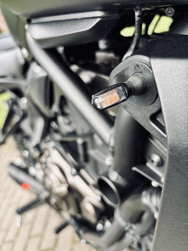 Black Yamaha MT 07 2020 in Vilnius, with an engine capacity of 0.69 L and mileage of 6 thousand km for 5290 €, photo 7 on AUTOMOTO.COM.LV