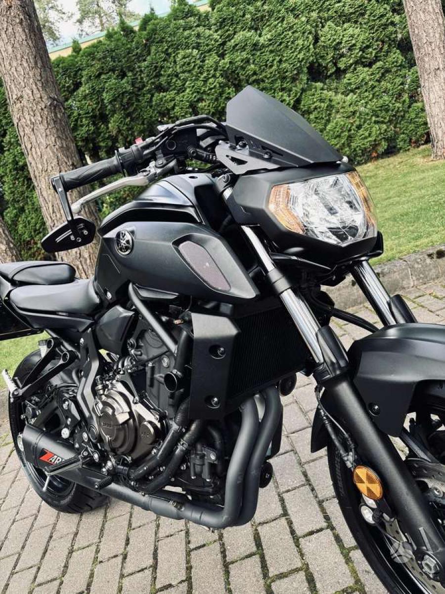 Black Yamaha MT 07 2020 in Vilnius, with an engine capacity of 0.69 L and mileage of 6 thousand km for 5290 €, photo 9 on AUTOMOTO.COM.LV