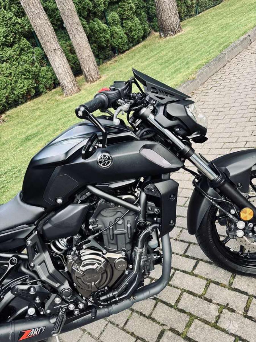 Black Yamaha MT 07 2020 in Vilnius, with an engine capacity of 0.69 L and mileage of 6 thousand km for 5290 €, photo 14 on AUTOMOTO.COM.LV