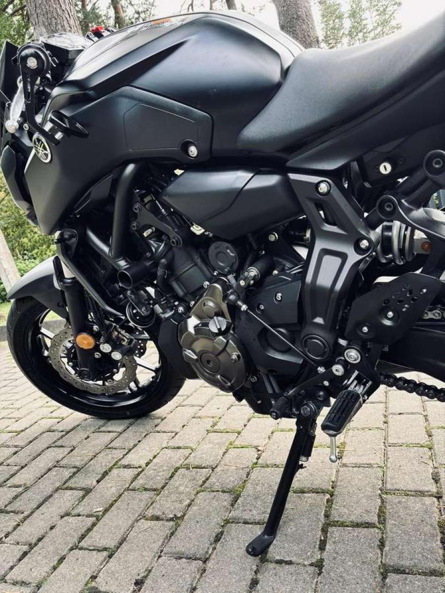 Black Yamaha MT 07 2020 in Vilnius, with an engine capacity of 0.69 L and mileage of 6 thousand km for 5290 €, photo 15 on AUTOMOTO.COM.LV