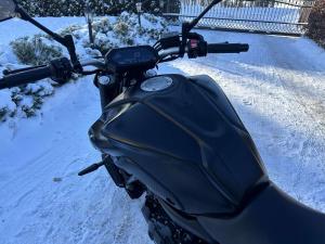 Black Yamaha MT 07 2021 in Siauliai, with an engine capacity of 0.69 L and mileage of 10 thousand km for 5700 €, photo 14 on AUTOMOTO.COM.LV