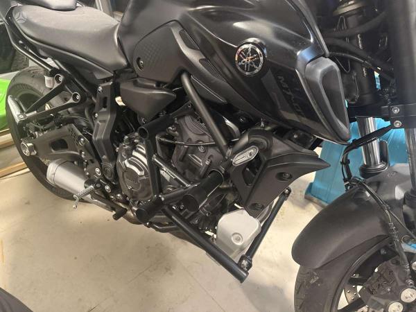 Melns Yamaha MT 07 2022 Viļņa, ar dzinēja tilpumu 0.00 L un nobraukumu 5 tūkst. km par 6800 €, foto 5 vietnē AUTOMOTO.COM.LV