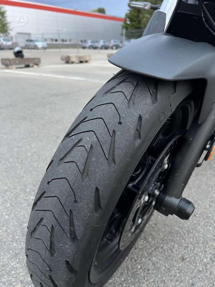 Black Yamaha MT 07 2023 in Panevezys, with an engine capacity of 0.00 L and mileage of 17 thousand km for 6000 €, photo 10 on AUTOMOTO.COM.LV