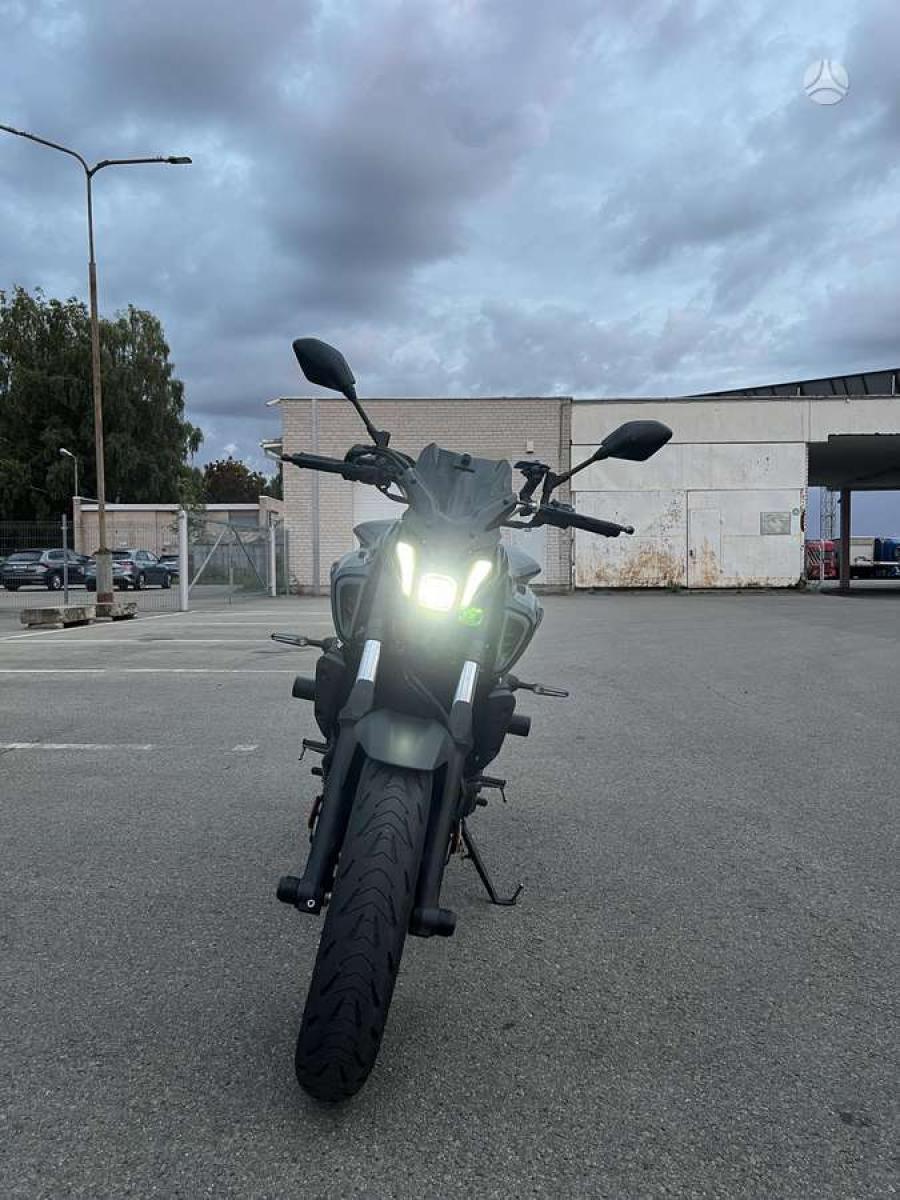 Black Yamaha MT 07 2023 in Panevezys, with an engine capacity of 0.00 L and mileage of 17 thousand km for 6000 €, photo 11 on AUTOMOTO.COM.LV