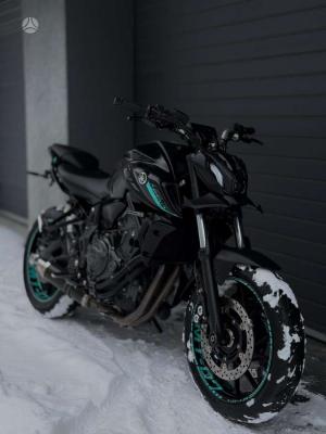 Black Yamaha MT 07 2024 in Vilnius, with an engine capacity of 0.70 L and mileage of 17 thousand km for 5400 €, photo  on AUTOMOTO.COM.LV