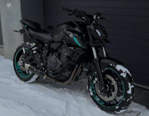 Melns Yamaha MT 07 2024 Viļņa, ar dzinēja tilpumu 0.70 L un nobraukumu 17 tūkst. km par 5400 €, foto 2 vietnē AUTOMOTO.COM.LV