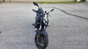 Black Yamaha MT 07 2024 in Tartu, with an engine capacity of 0.69 L and mileage of 1 thousand km for 7290 €, photo 4 on AUTOMOTO.COM.LV