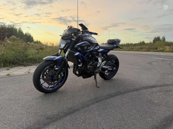 Zils Yamaha MT 07 2015 Viļņa, ar dzinēja tilpumu 0.70 L un nobraukumu 16 tūkst. km par 4300 €, foto 1 vietnē AUTOMOTO.COM.LV