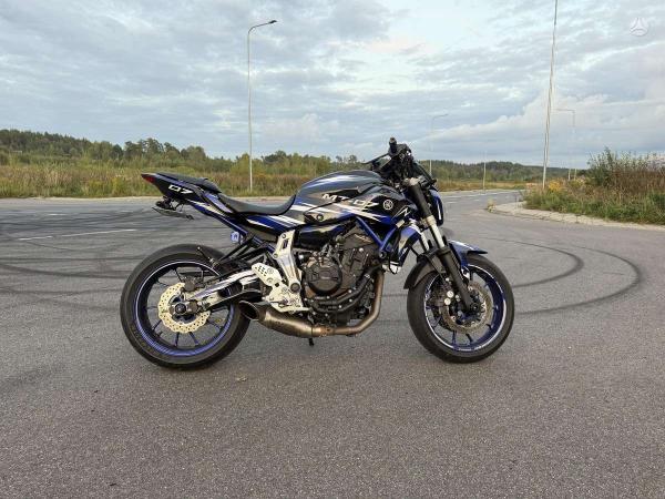 Zils Yamaha MT 07 2015 Viļņa, ar dzinēja tilpumu 0.70 L un nobraukumu 16 tūkst. km par 4300 €, foto 5 vietnē AUTOMOTO.COM.LV