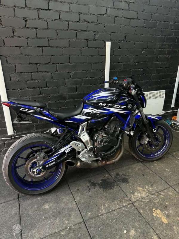 Zils Yamaha MT 07 2015 Viļņa, ar dzinēja tilpumu 0.70 L un nobraukumu 16 tūkst. km par 4300 €, foto 9 vietnē AUTOMOTO.COM.LV