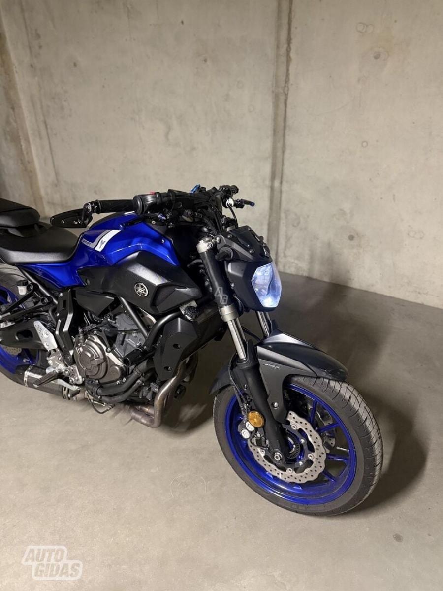 Blue Yamaha MT 07 2017 in Vilnius, with an engine capacity of 0.69 L and mileage of 26 thousand km for 4150 €, photo 9 on AUTOMOTO.COM.LV
