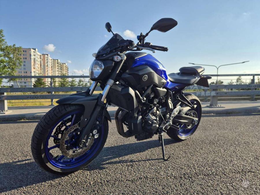 Blue Yamaha MT 07 2018 in Vilnius, with an engine capacity of 0.69 L and mileage of 28 thousand km for 4600 €, photo 3 on AUTOMOTO.COM.LV