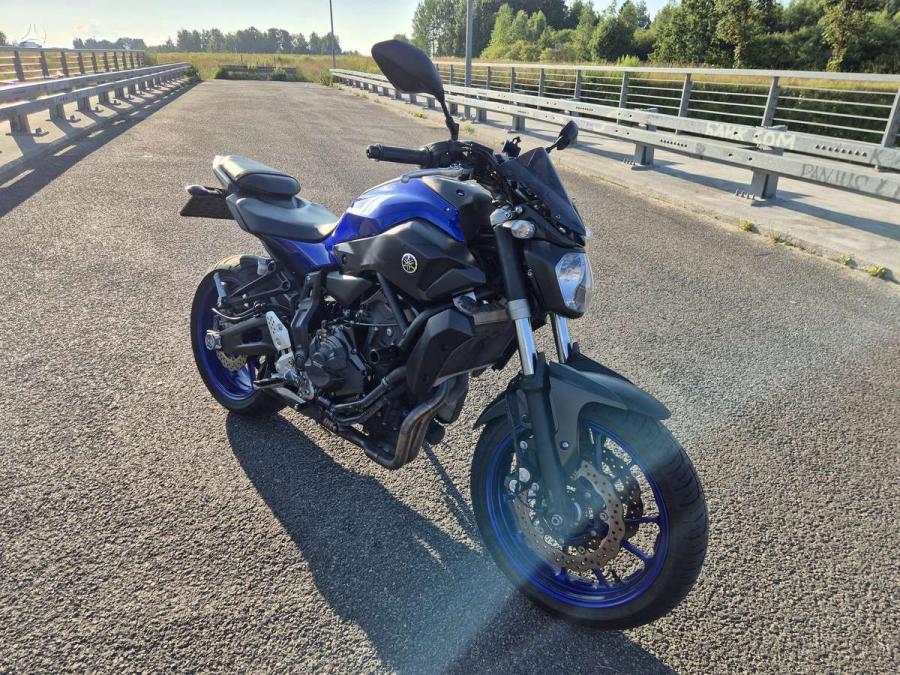 Blue Yamaha MT 07 2018 in Vilnius, with an engine capacity of 0.69 L and mileage of 28 thousand km for 4600 €, photo 6 on AUTOMOTO.COM.LV