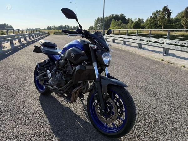 Blue Yamaha MT 07 2018 in Vilnius, with an engine capacity of 0.69 L and mileage of 28 thousand km for 4600 €, photo 9 on AUTOMOTO.COM.LV