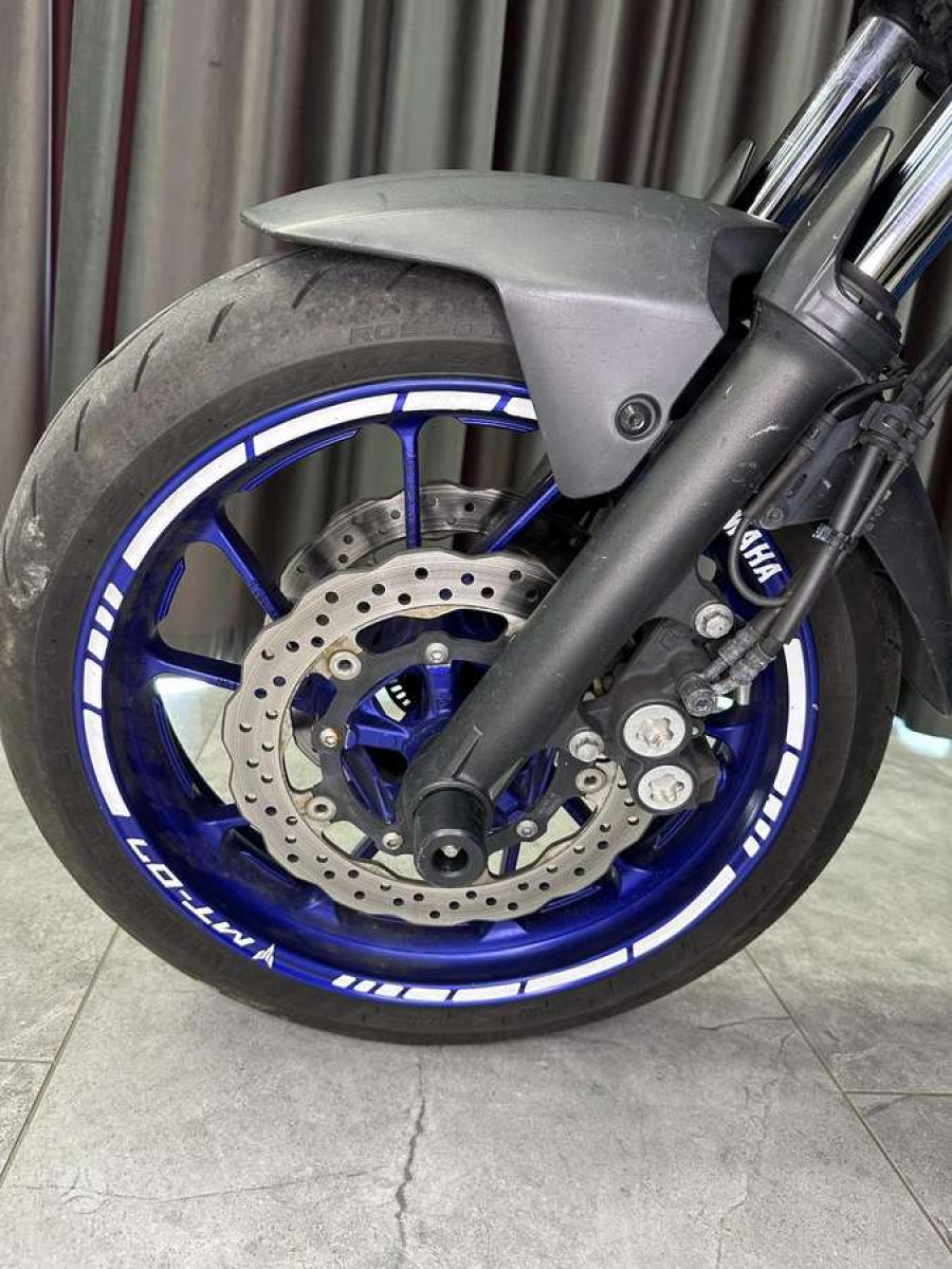 Blue Yamaha MT 07 2018 in Vilnius, with an engine capacity of 0.70 L and mileage of 31 thousand km for 4700 €, photo 9 on AUTOMOTO.COM.LV