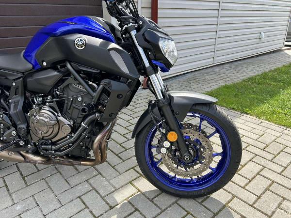 Blue Yamaha MT 07 2019 in Kaunas, with an engine capacity of 0.70 L and mileage of 22 thousand km for 4550 €, photo 5 on AUTOMOTO.COM.LV