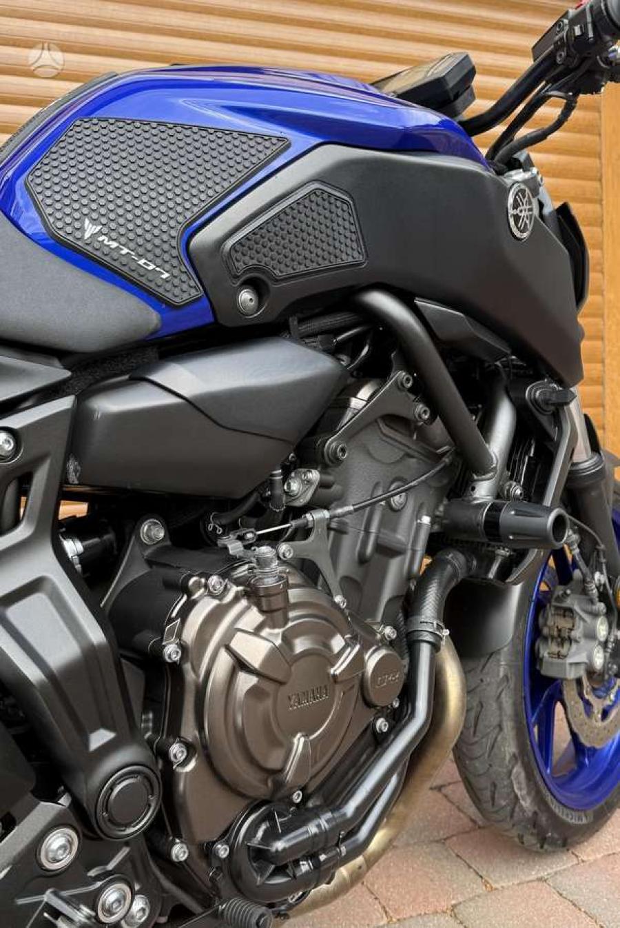 Blue Yamaha MT 07 2019 in Lazdijai, with an engine capacity of 0.70 L and mileage of 28 thousand km for 5250 €, photo 4 on AUTOMOTO.COM.LV