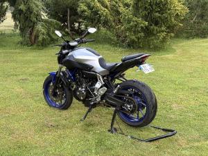Grey Yamaha MT 07 2016 in Siauliai, with an engine capacity of 0.70 L and mileage of 9 thousand km for 4250 €, photo 6 on AUTOMOTO.COM.LV